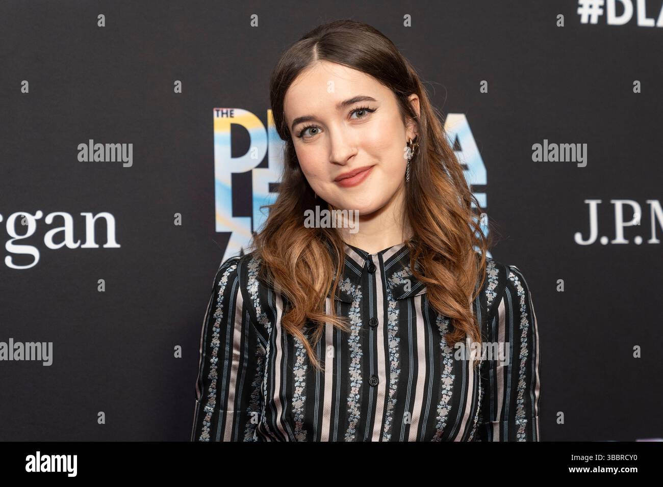 New York, NY, 16 mai 2025 : Gracie Lawrence vêtue d'une robe d'Anna Sui ...