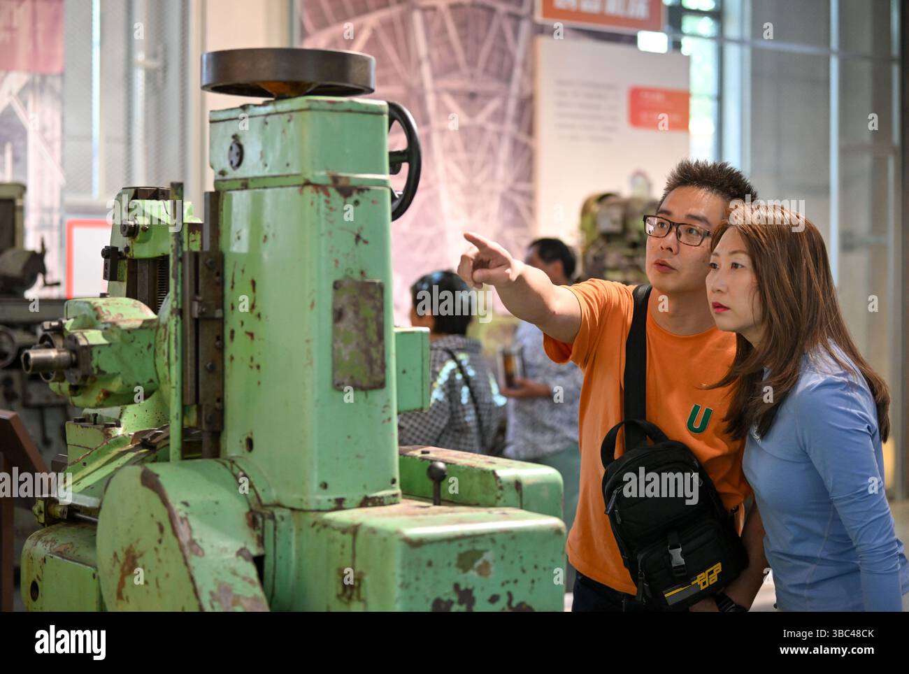 (250518) -- TIANJIN, 18 mai 2025 (Xinhua) -- des gens visitent le musée ...