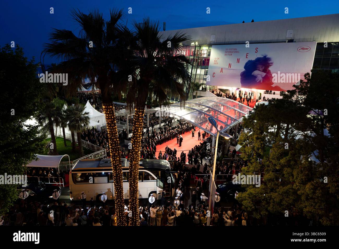 Director Wes Anderson's bus waits for departures from the premiere of ...