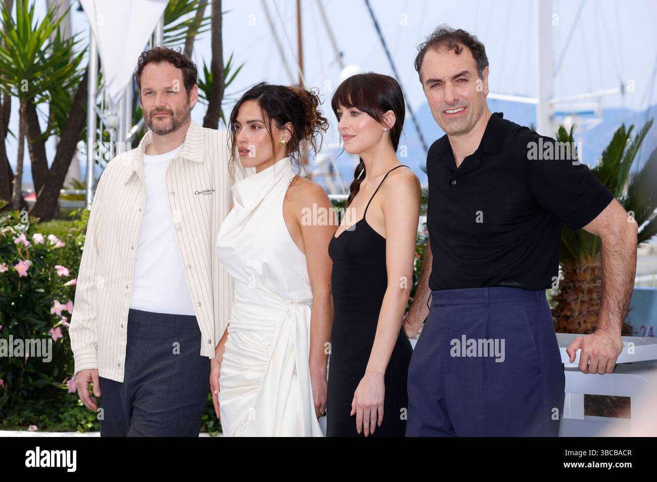 Kyle Marvin, Adria Arjona, Dakota Johnson und Michael Angelo Covino beim Photocall zum Kinofilm ...