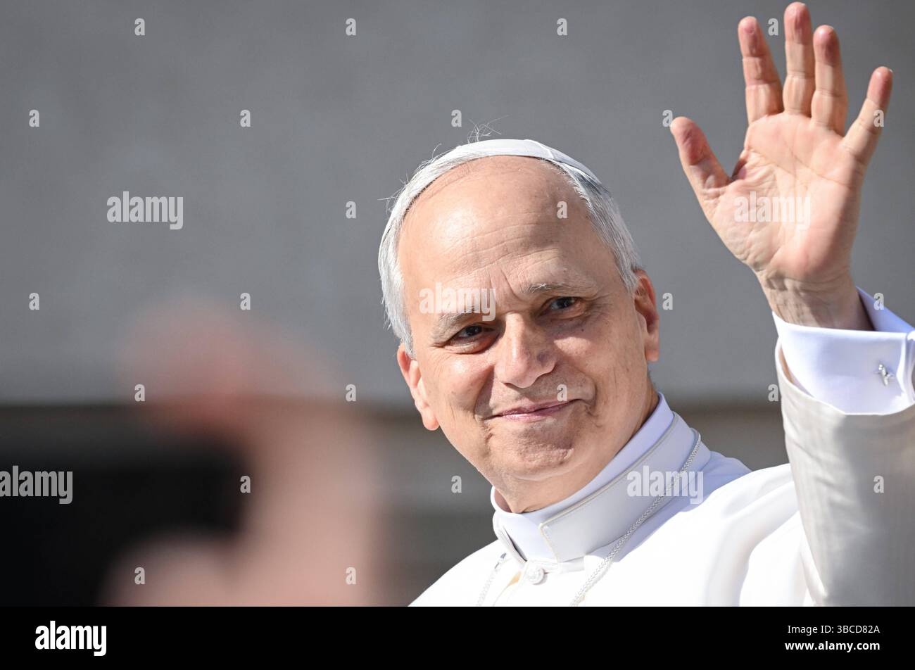 ROM, Vatikan 18.05.2025 Papst Leo XIV. auf dem Weg zur Amtseinfuehrung ...