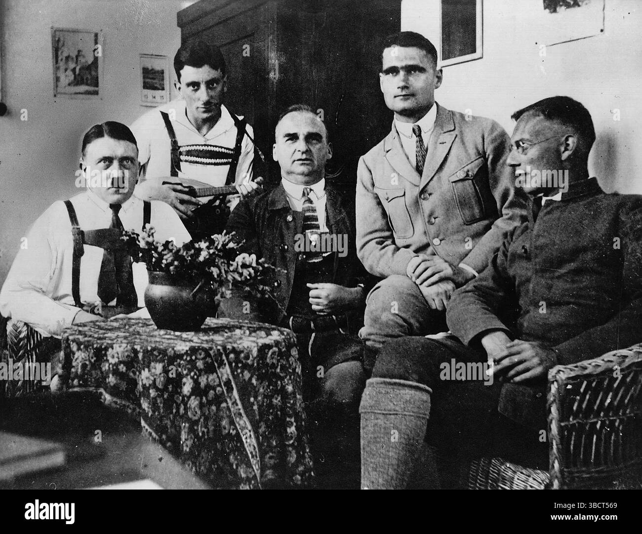 Chef du parti nazi adolf hitler Banque d'images noir et blanc - Alamy