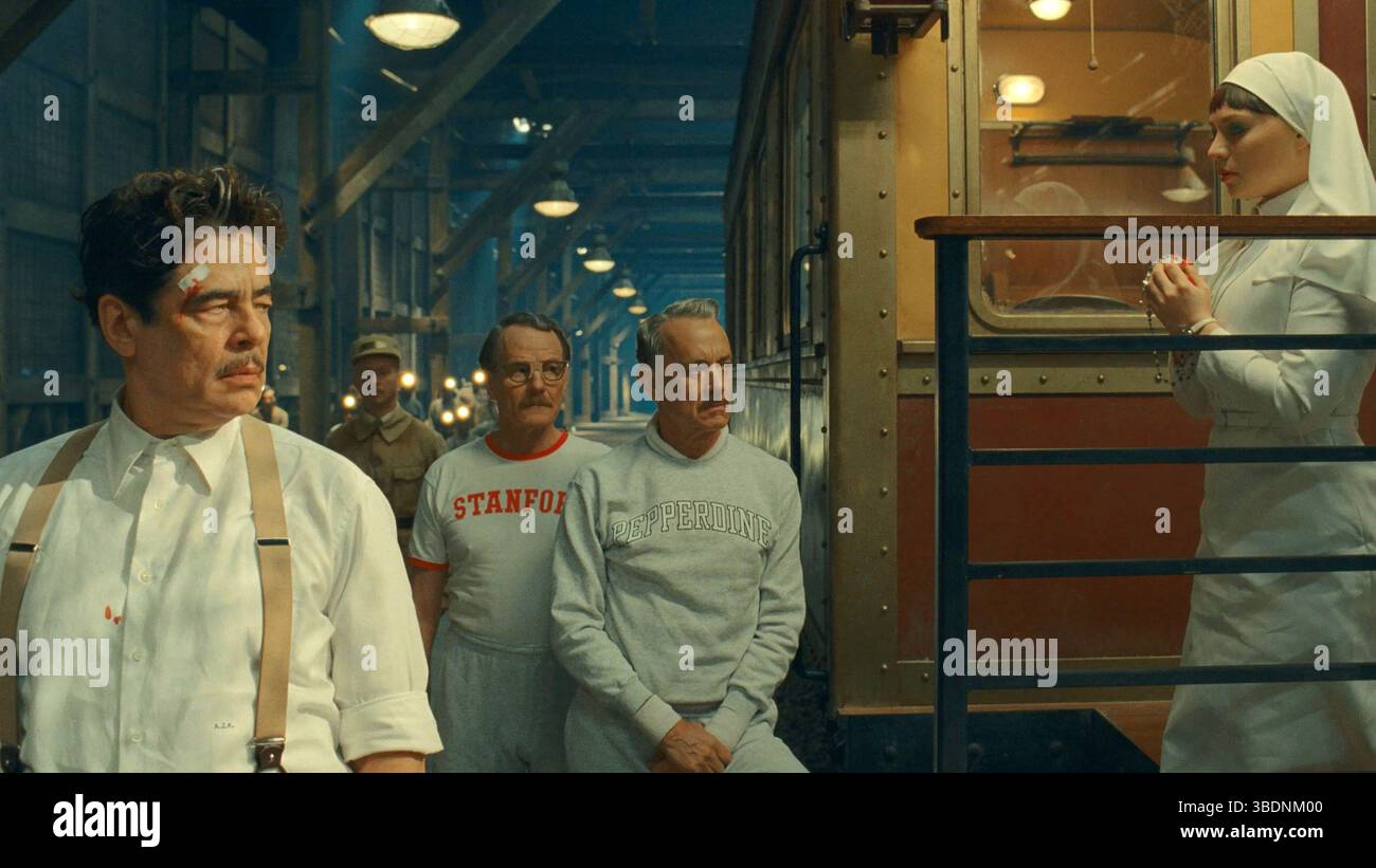 TOM HANKS, BENICIO DEL TORO, BRYAN CRANSTON ET MIA THREAPLETON DANS THE ...