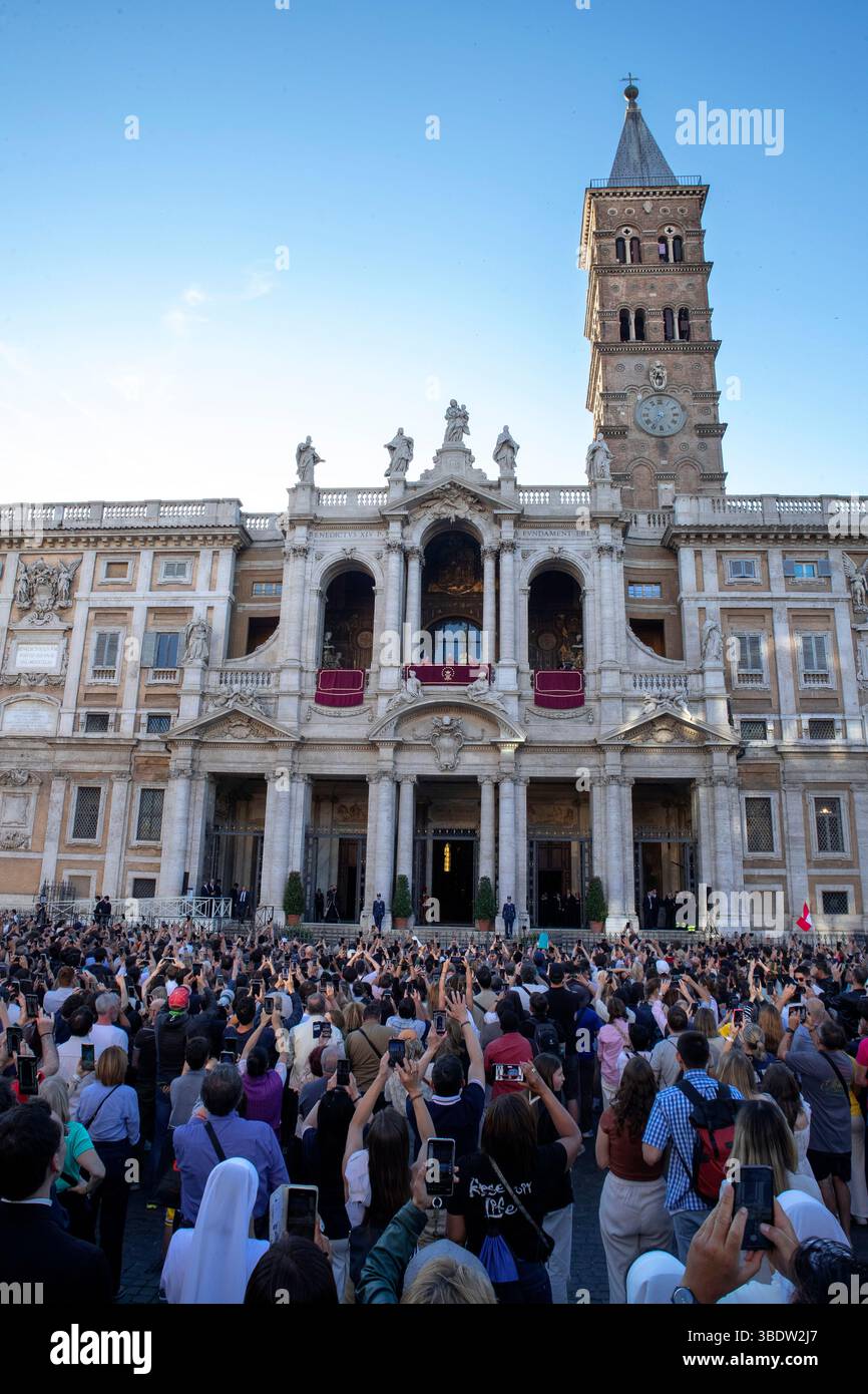 Basilique Sainte-Marie-majeure, Rome, 25 mai 2025. Le Pape Léon XIV ...