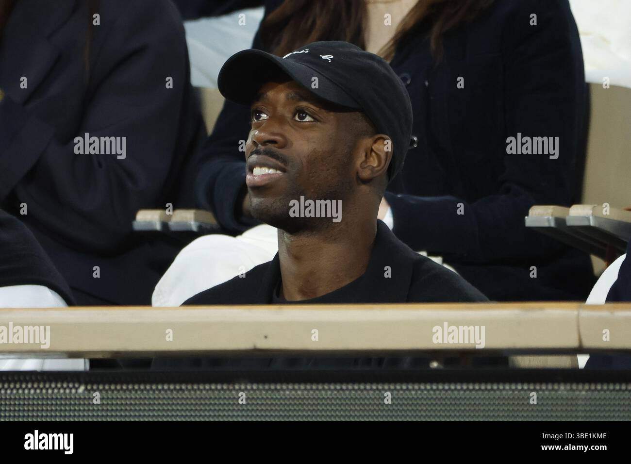 Ousmane Dembele du PSG regardant la victoire de Jannik Sinner d'Italie ...