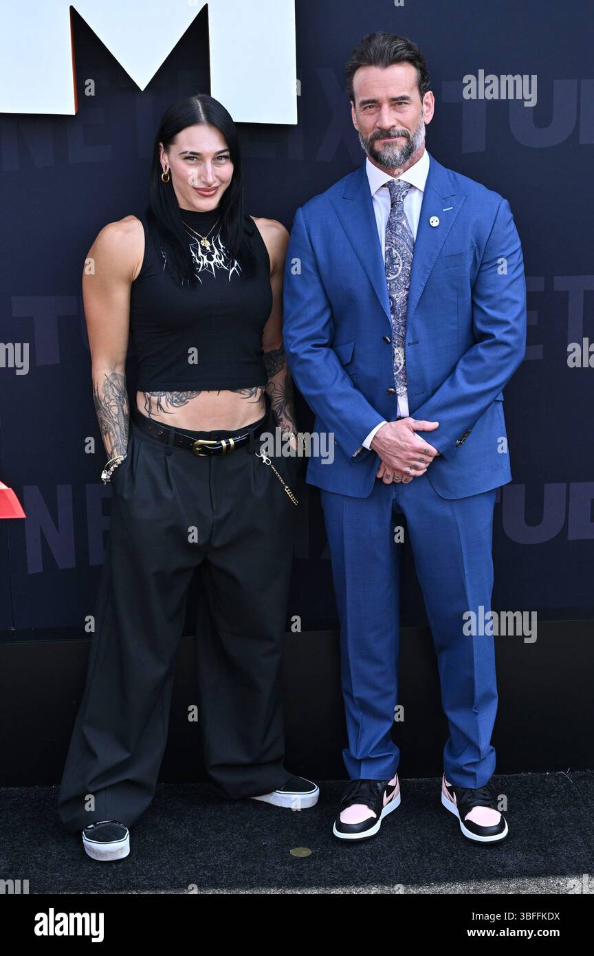 Rhea Ripley und cm Punk beim Fan-Event 'Netflix Tudum 2025 : The Live ...