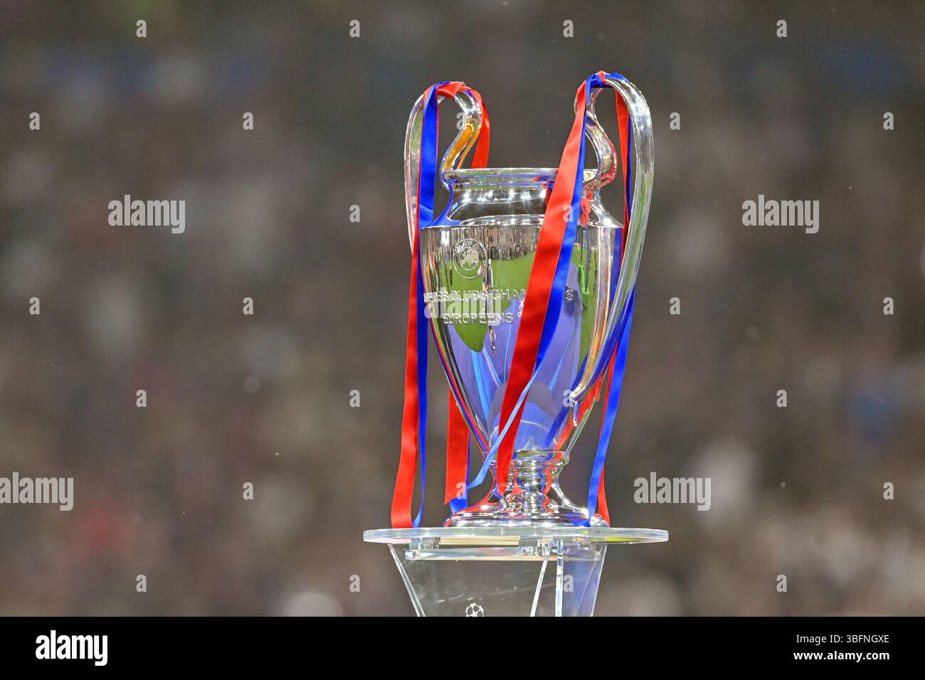 Finale de la ligue des champions de l'uefa 2025 Banque de photographies et d’images à haute ...