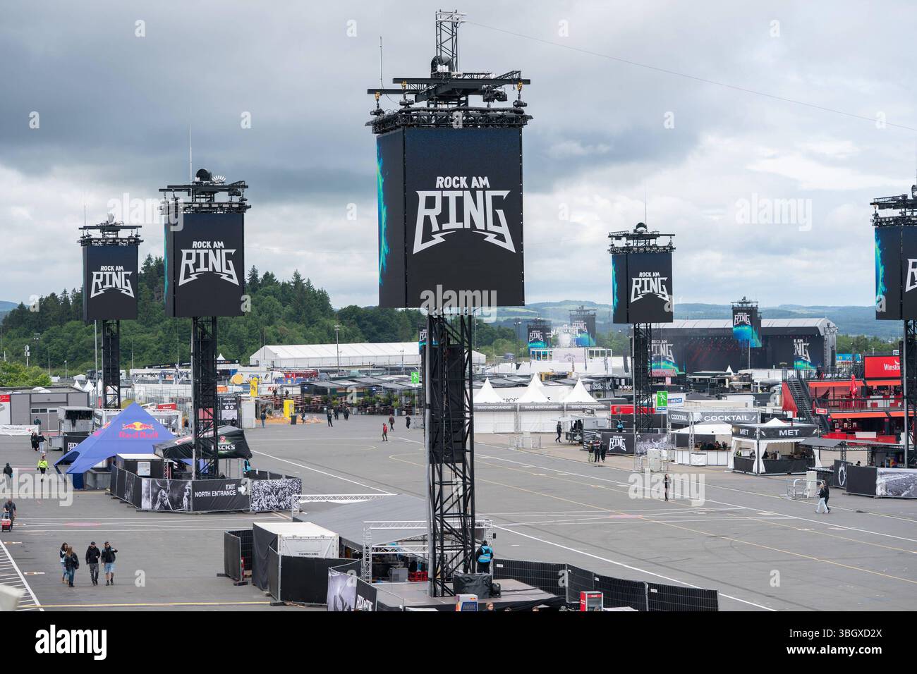 Nuerburg Rock am Ring 2025, Festival, 06.06.2025 Tuerme mit LED-Waenden ...