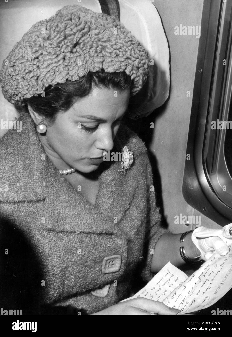 L'actrice Linda Christian qui était l'épouse de Tyrone Power , détient ...