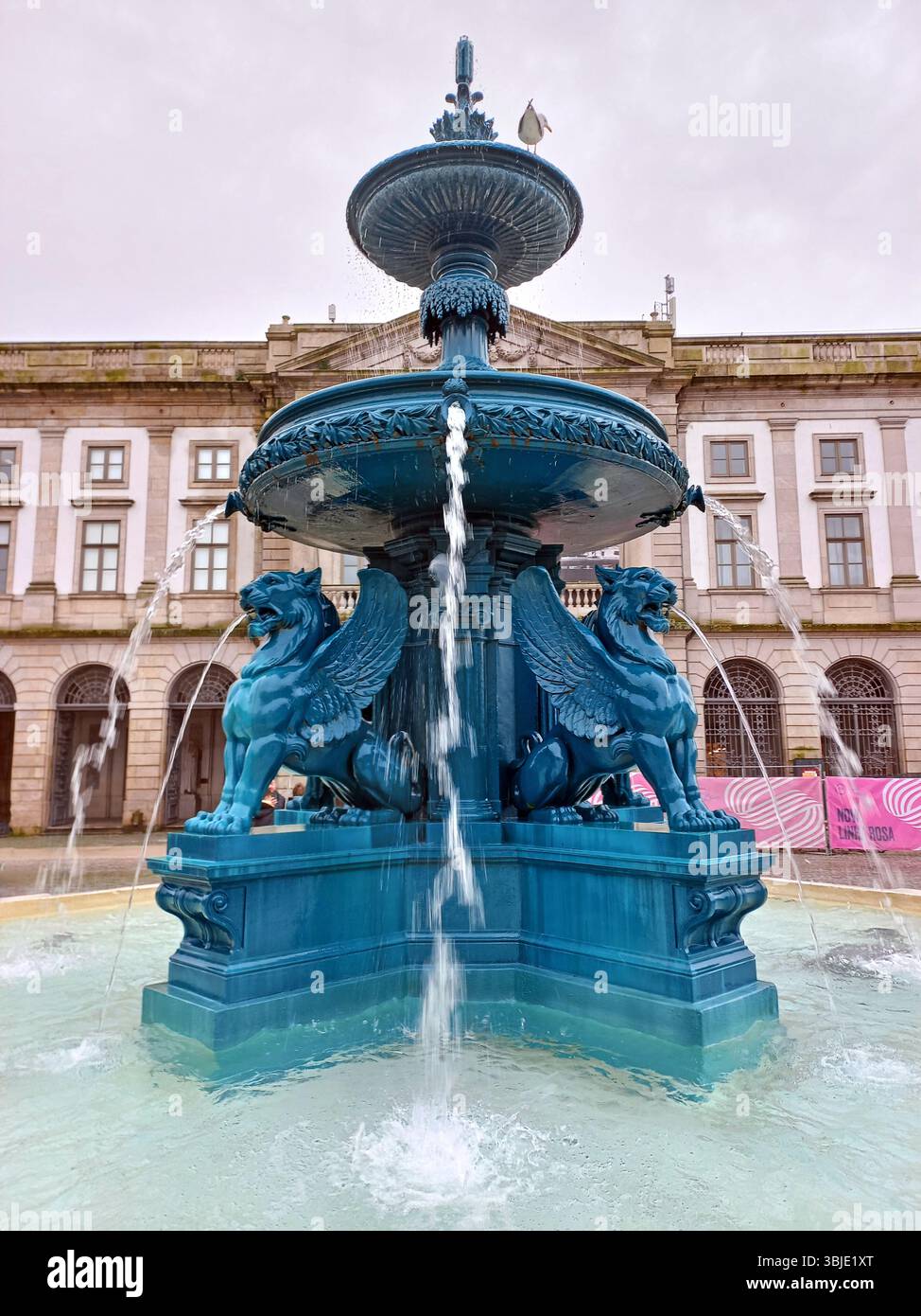 Winged lion fountain Banque de photographies et d’images à haute ...
