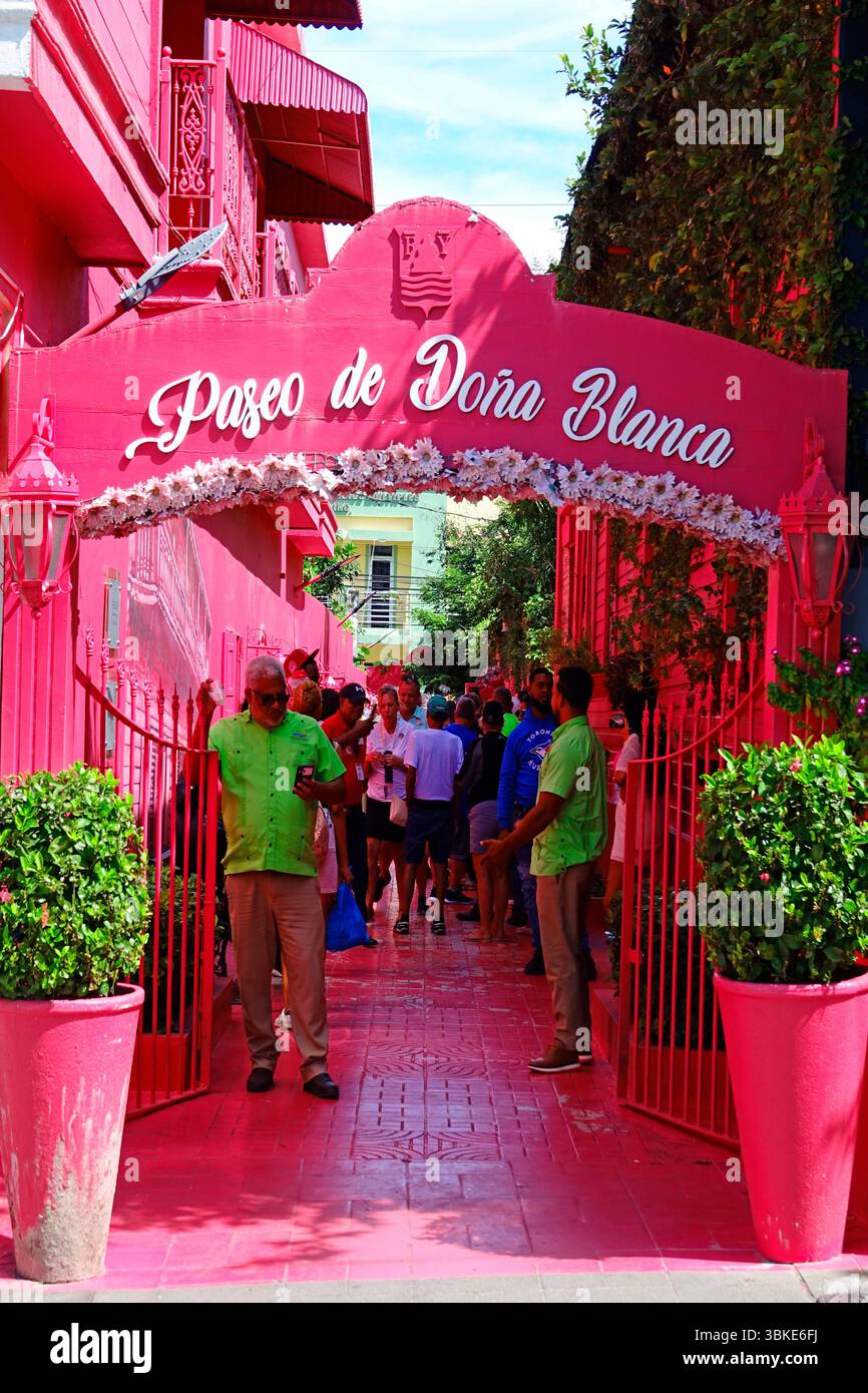 Paseo de dona blanca Banque de photographies et d’images à haute ...