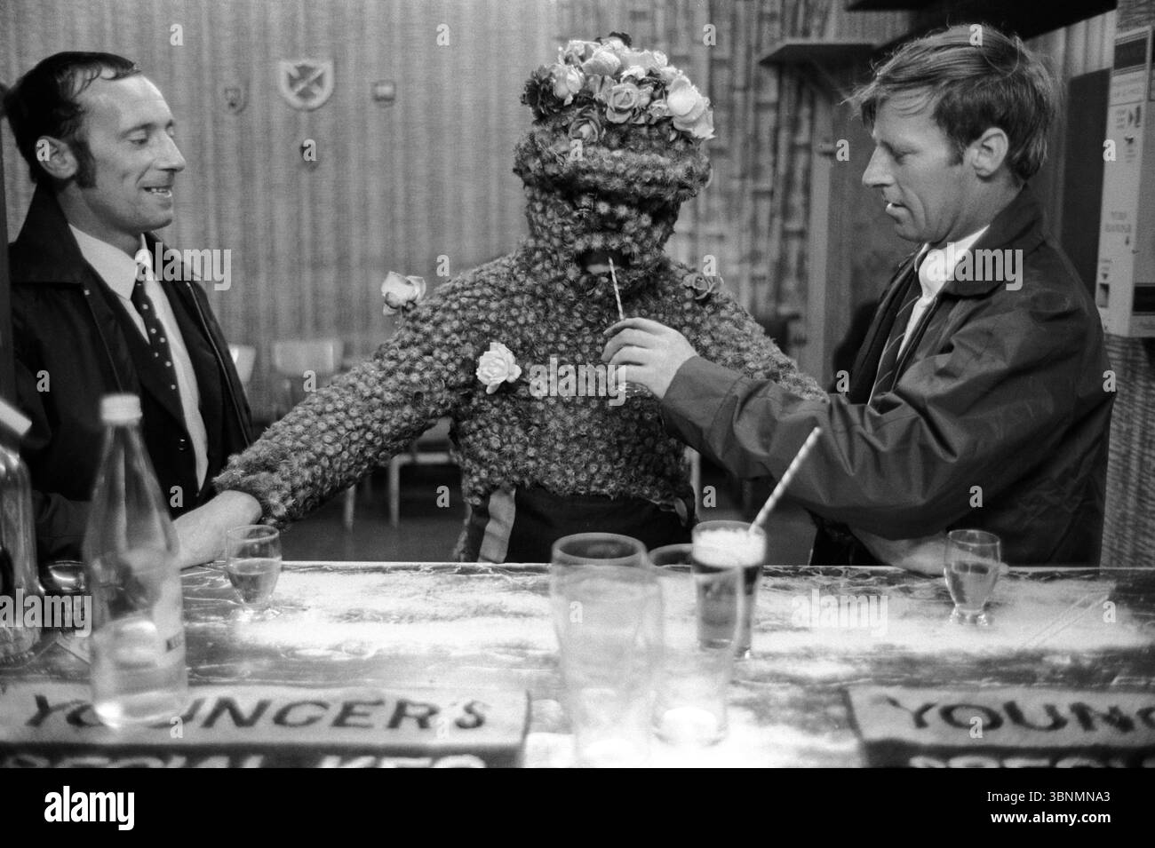 Le Burryman Burry Man - John ( Jacko) Hart, South Queensferry avec ses ...