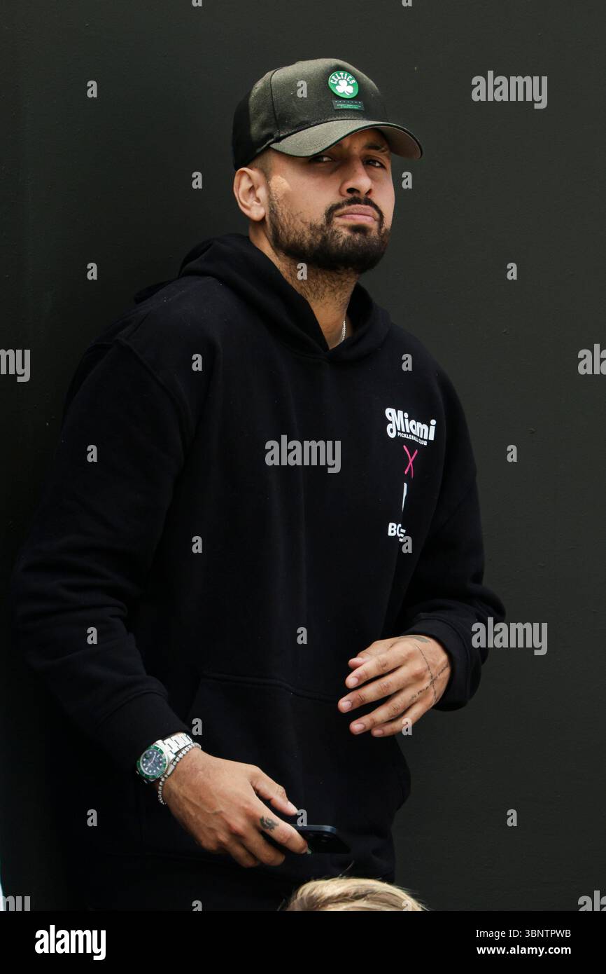 Nick kyrgios serve Banque de photographies et d’images à haute ...