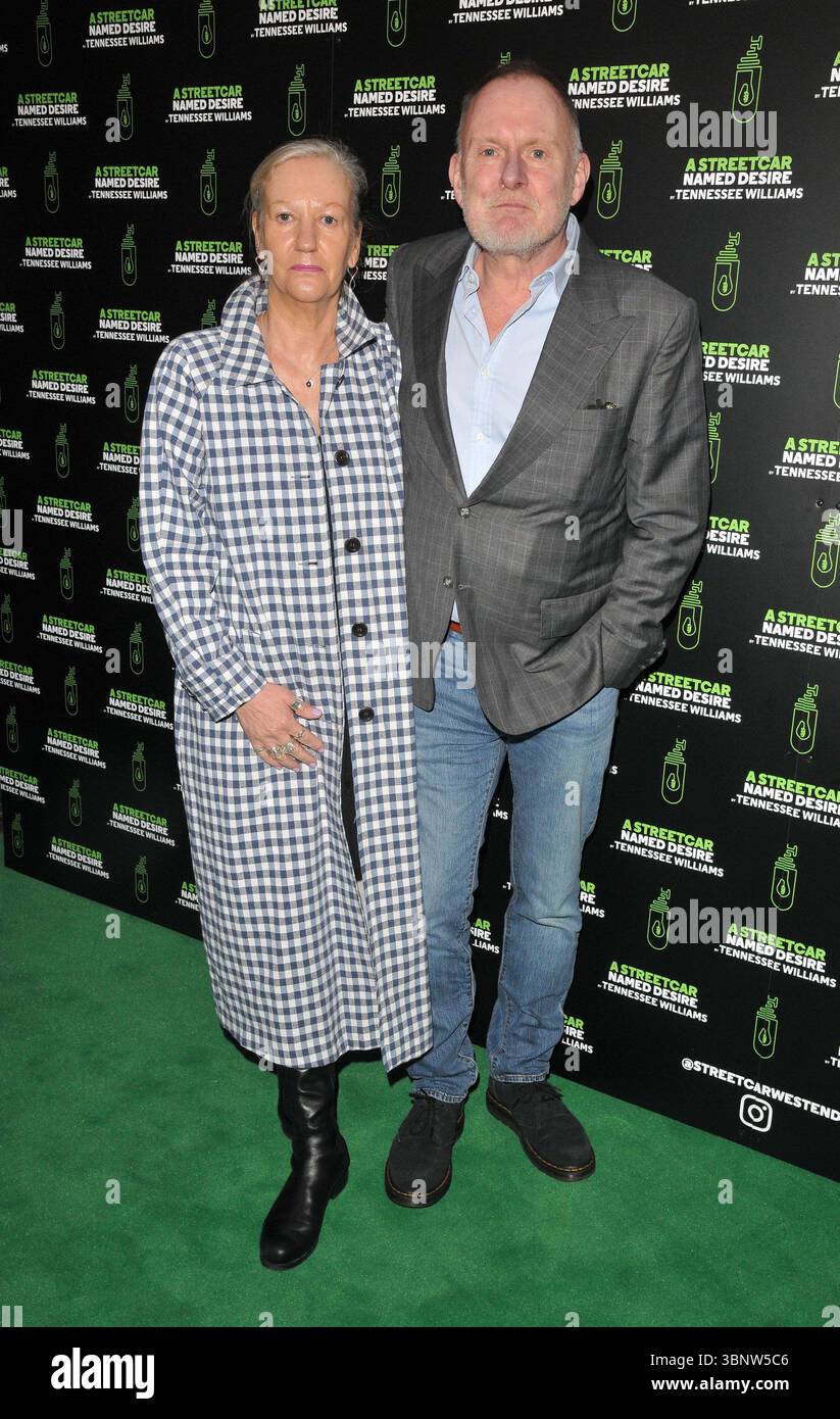 Robert glenister and celia glenister Banque de photographies et d ...