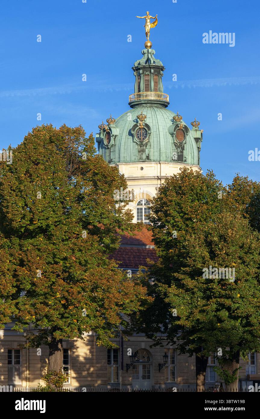 Berlin après la seconde guerre mondiale Banque de photographies et d’images à haute résolution ...