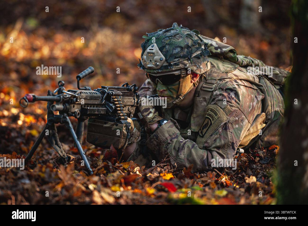 20 novembre 2019 - Rheinland-Pfalz, Allemagne - Un parachutiste de l ...