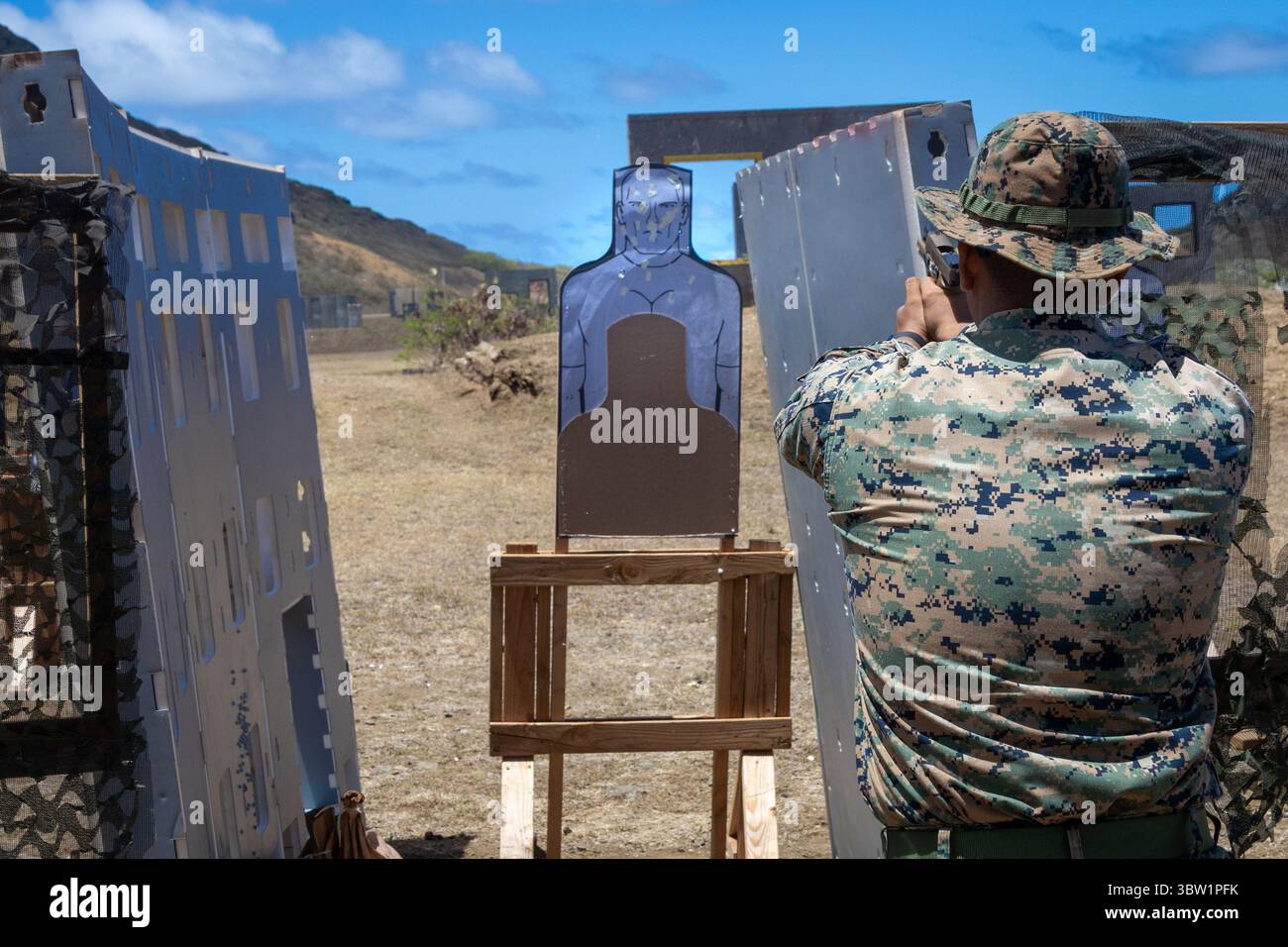 Le caporal Aaron Hurtado du corps des Marines des États-Unis, natif de ...