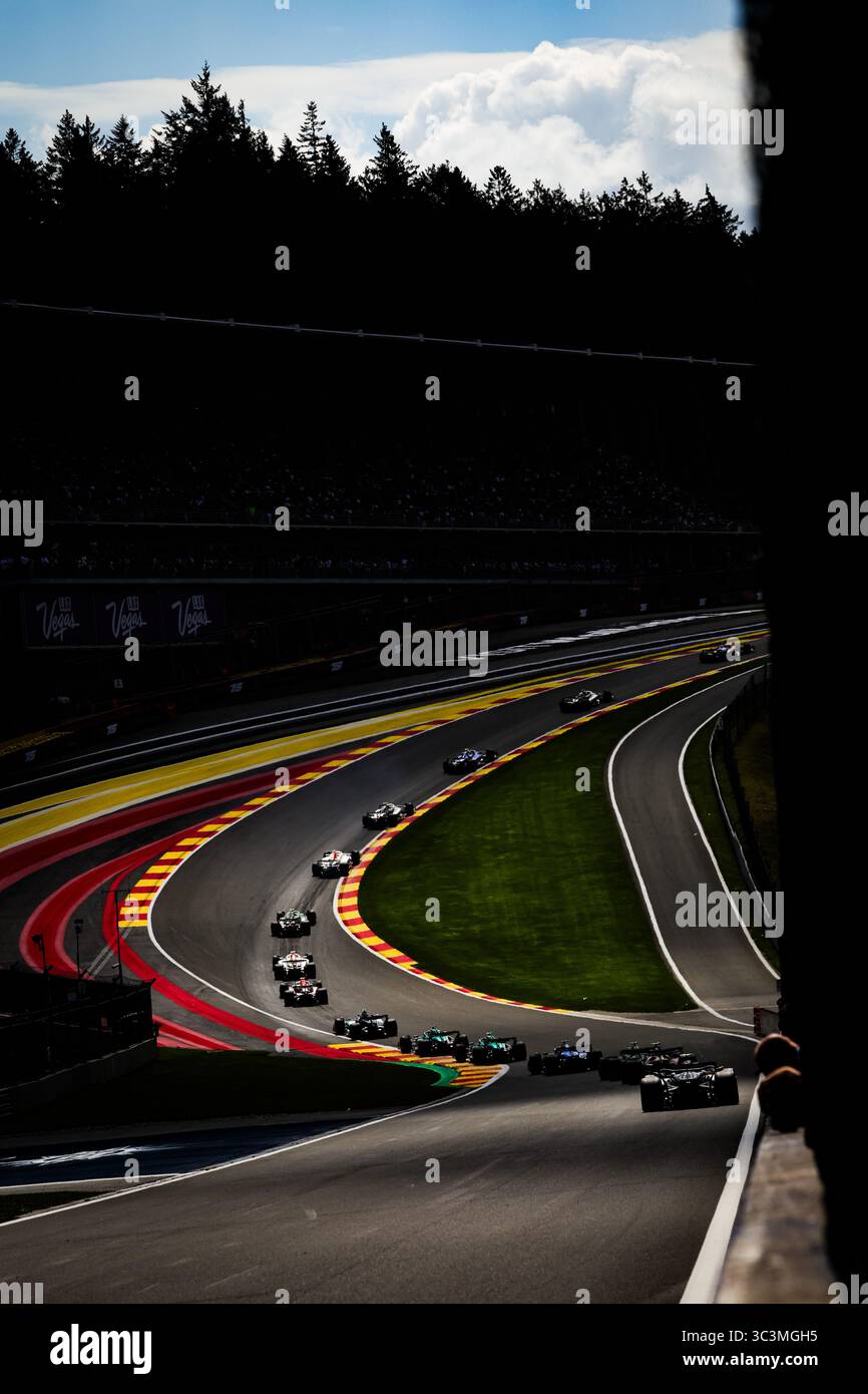 Départ de la course au corner eau rouge lors du Grand Prix de Belgique ...