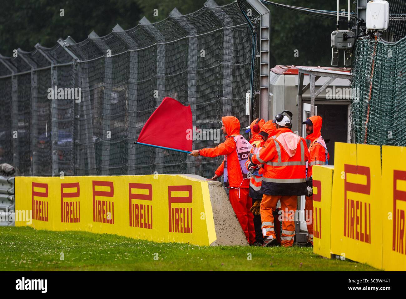 Drapeaux rouges de marshall, commissaire de piste, marshal, marshalls ...