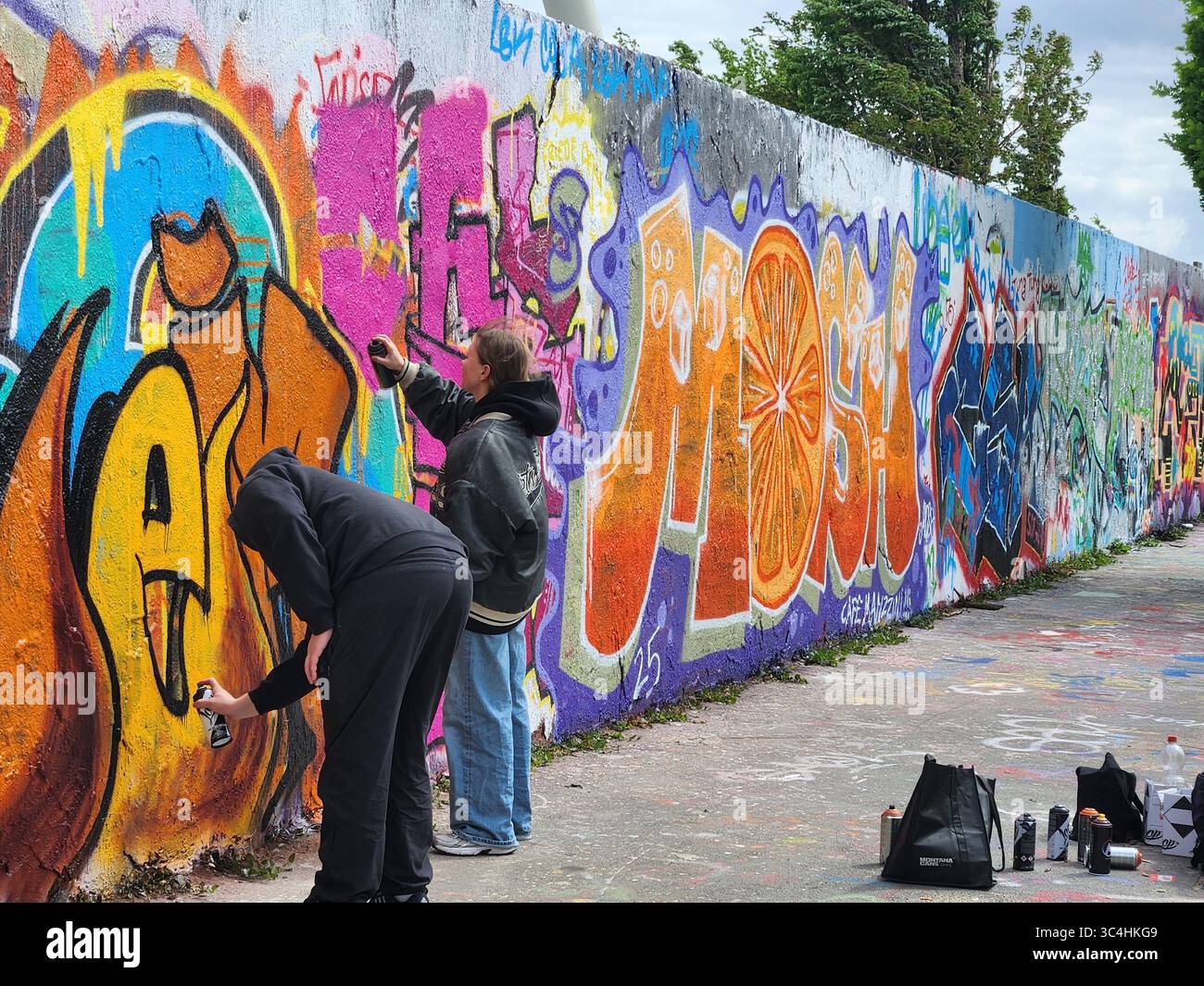 Artistes graffiti Mauerpark berlin Wall Photo Stock - Alamy
