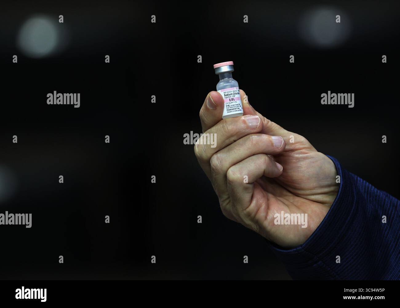 20 mars 2021 : Erica Neff qui est à la pharmacie de l'hôpital St ...