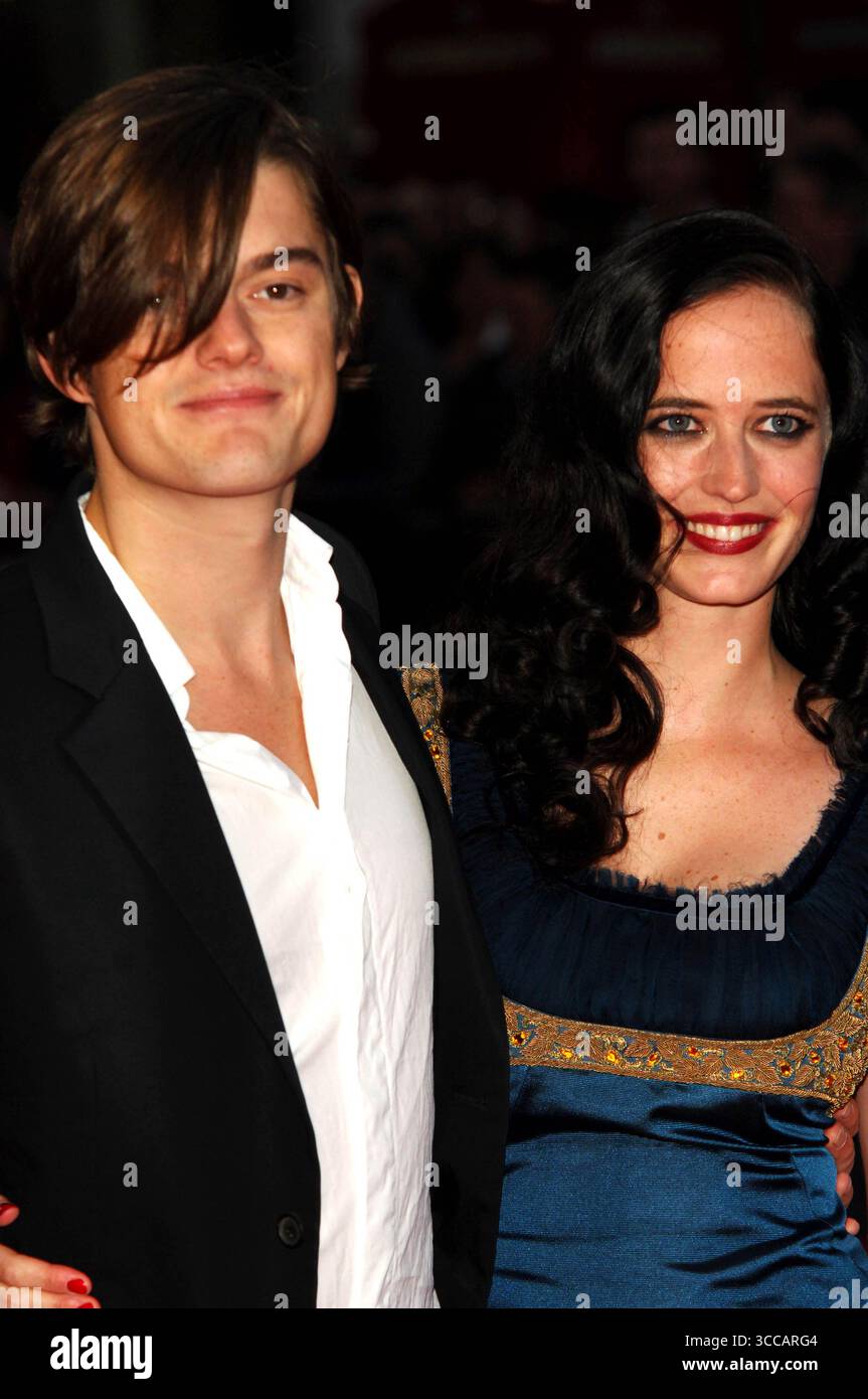 Sam riley eva green times Banque de photographies et d’images à haute ...