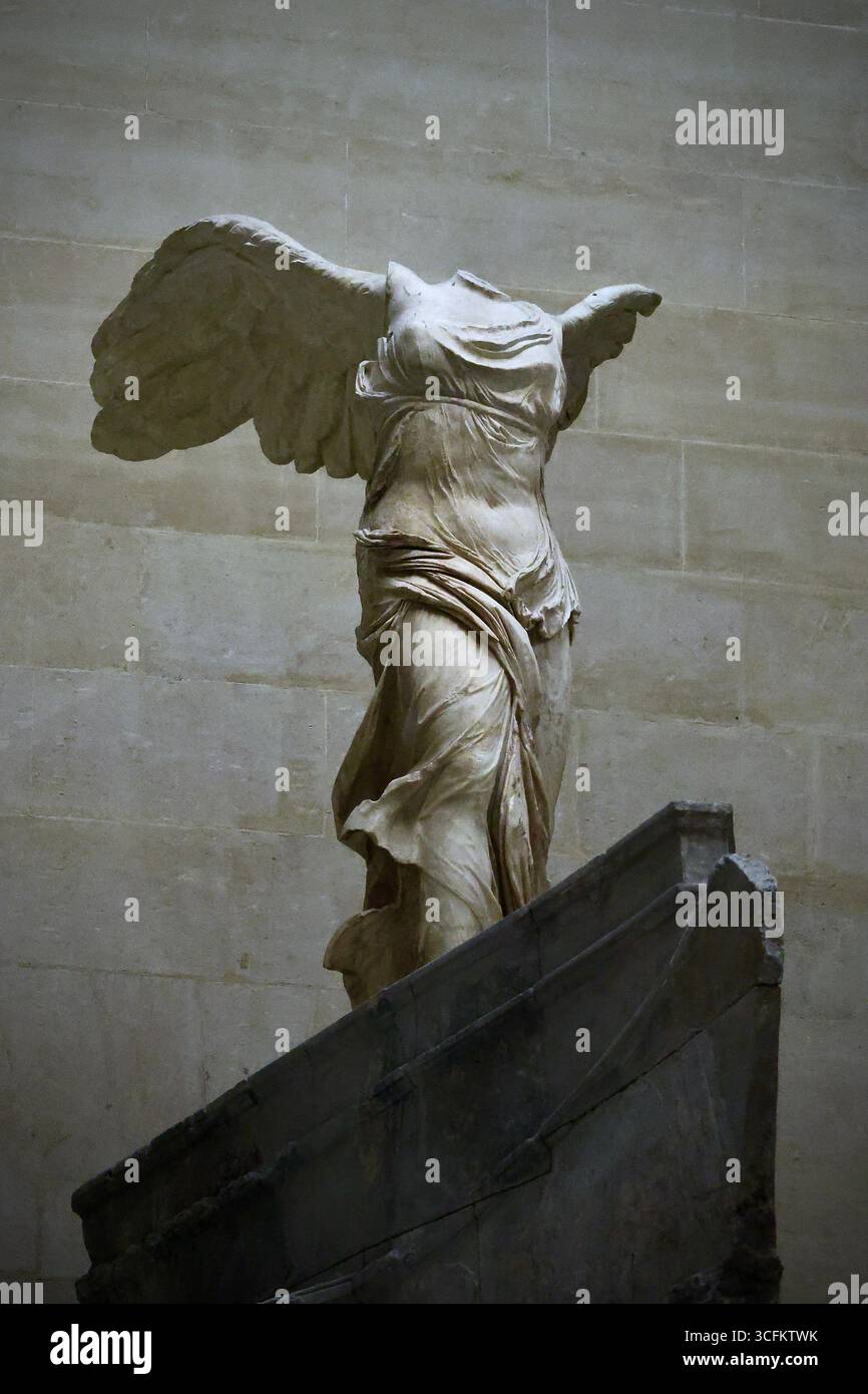 Winged victory nike samothrace louvre Banque de photographies et d ...