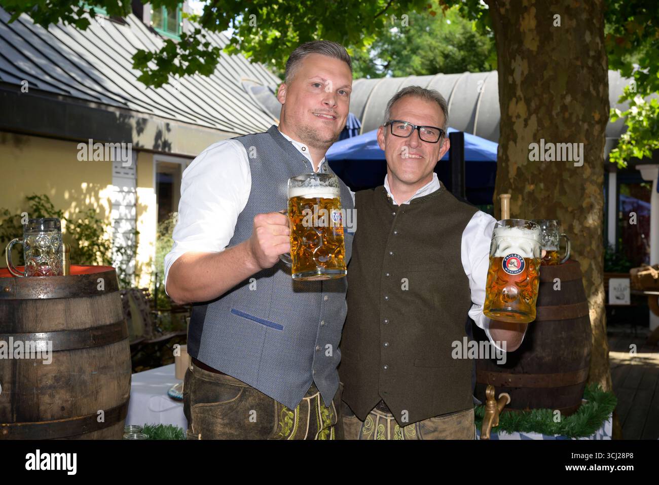 V.L. Maximilian Mirlach Hacker-Pschorr Braumeister und Christian ...