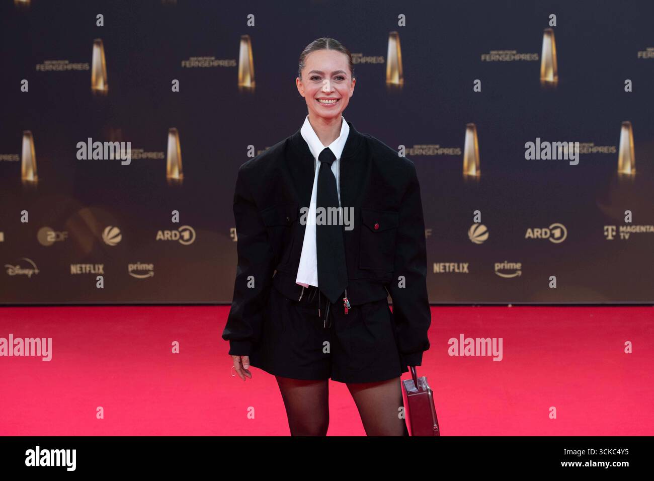 Bianca HAUDA, Moderatorin, Roter Teppich, Red Carpet Show, Ankunft ...