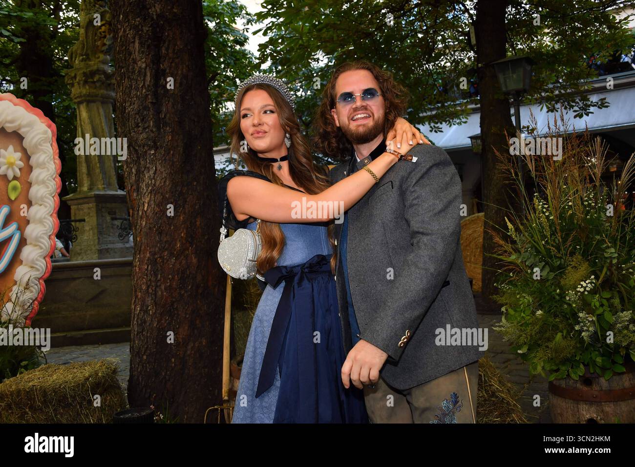 Joelina Drew mit Freund Adrian Louis / HeidiFest by Heidi Klum ...