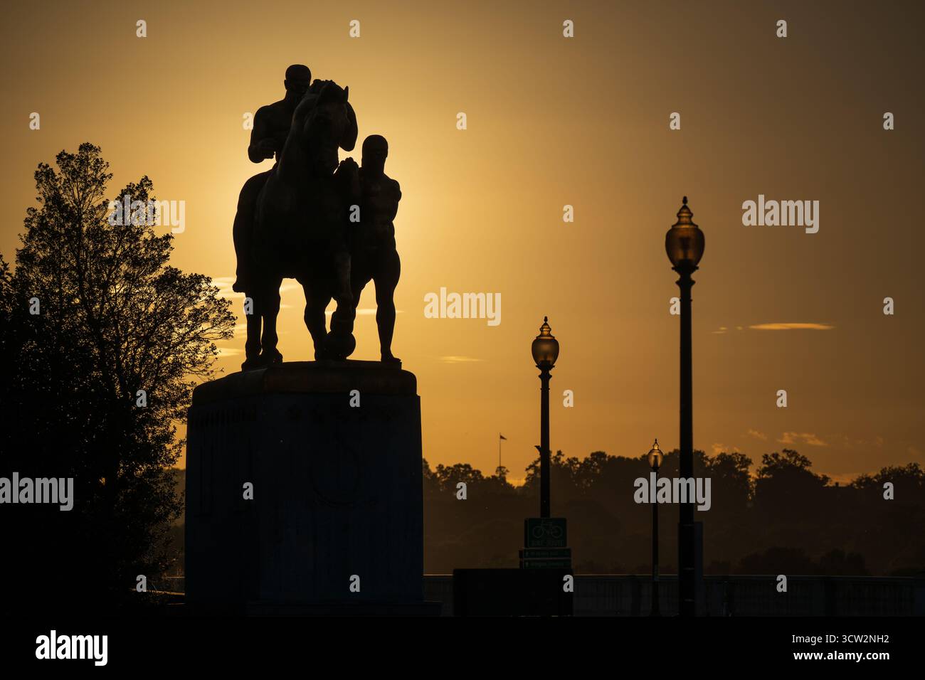 Statue de Valor sur le pont commémoratif d'Arlington Washington DC ...