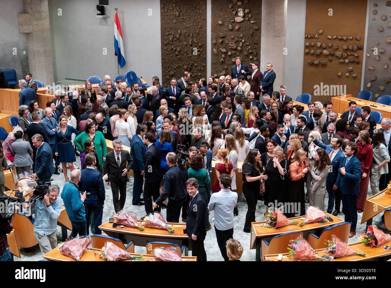 2025-11-12 Dutch Tweede Kamer de nouveaux membres prêtent serment ou ...