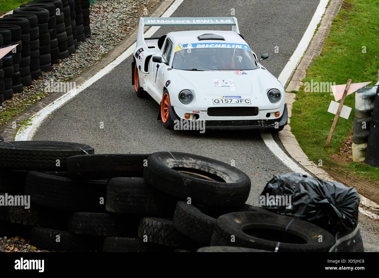 Le pilote Joshua Davey (South Hams MC) et son co-pilote Tamsyn Davey ...