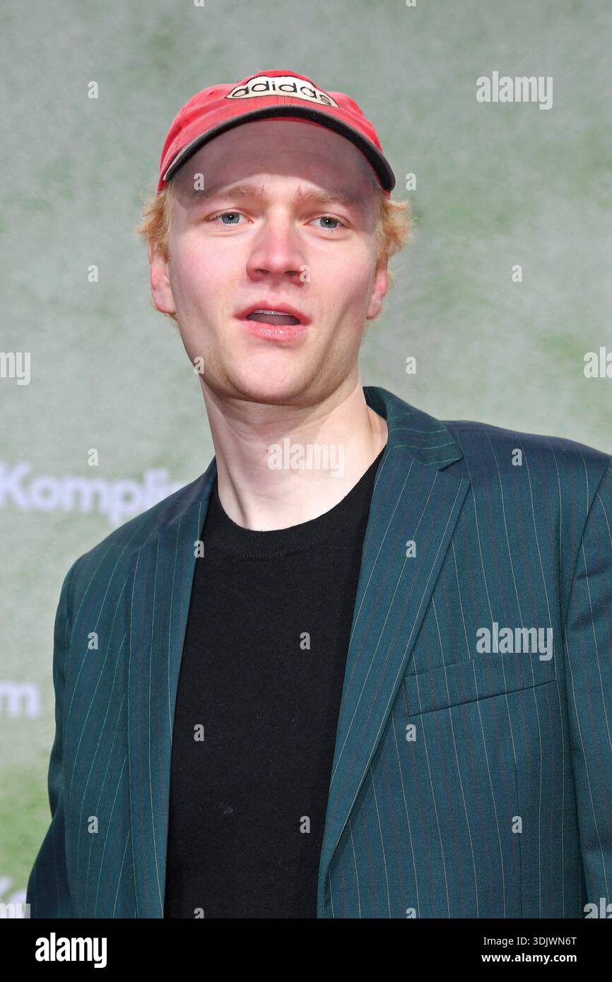Bruno Alexander BEI der Premiere von ACH, DIESE Lücke, DIESE ...