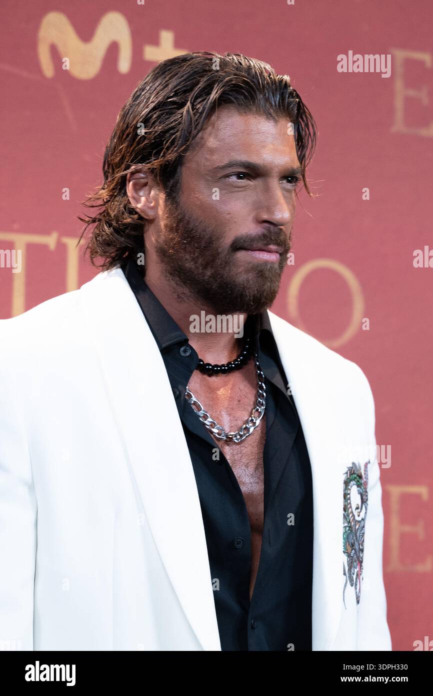 L'acteur turc Can Yaman lors de la présentation de sa nouvelle série ...
