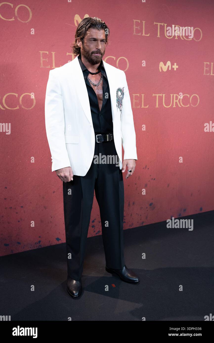 L'acteur turc Can Yaman lors de la présentation de sa nouvelle série ...