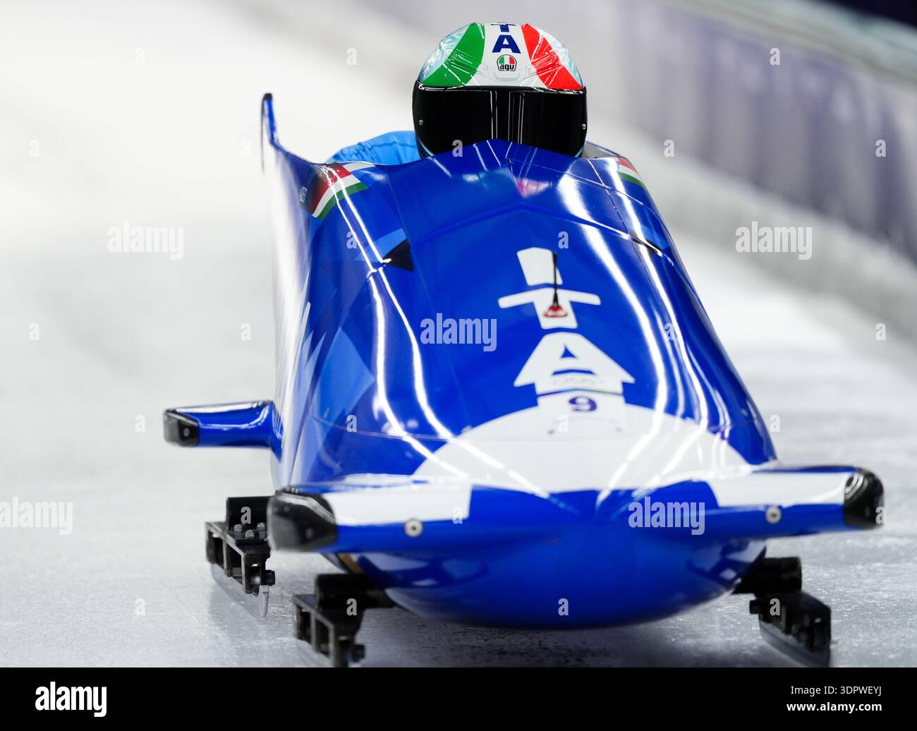 Les Italiens Patrick Baumgartner et Robert Mircea lors du bobsleigh à ...