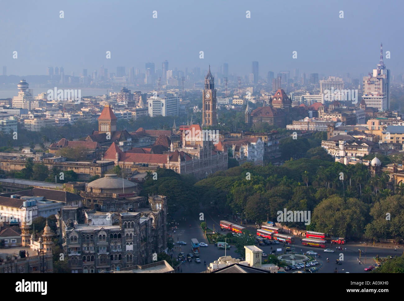 Mumbai skyline aerial Banque de photographies et d’images à haute ...