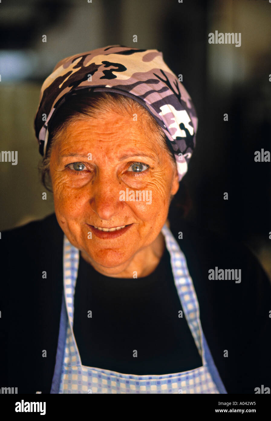 Elderly lady Banque de photographies et d’images à haute résolution - Alamy
