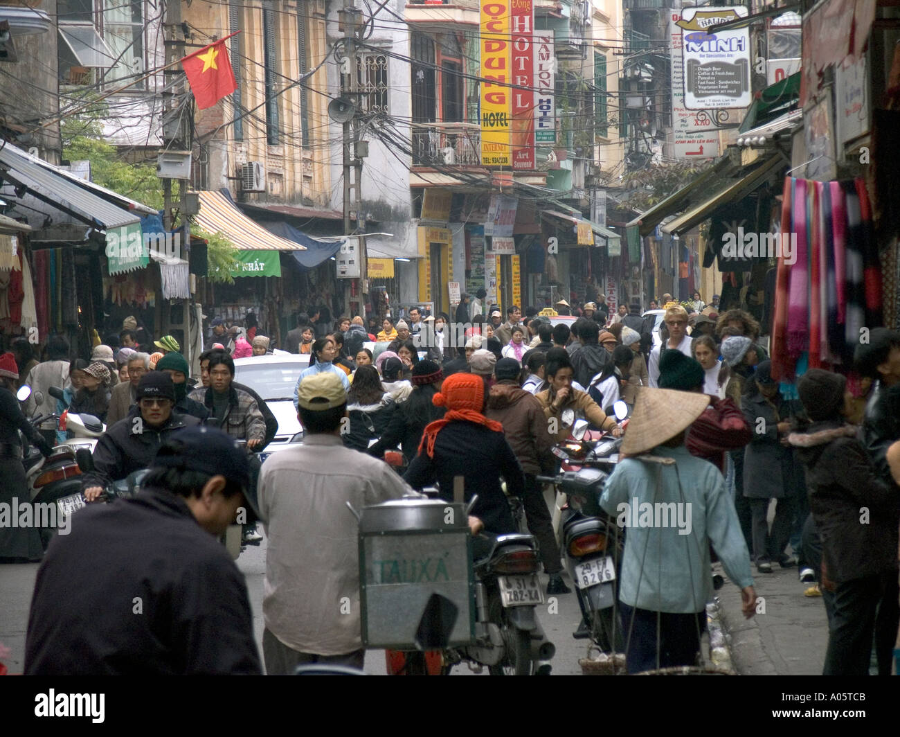 Embouteillage du vieux quartier de hanoi Banque de photographies et d ...
