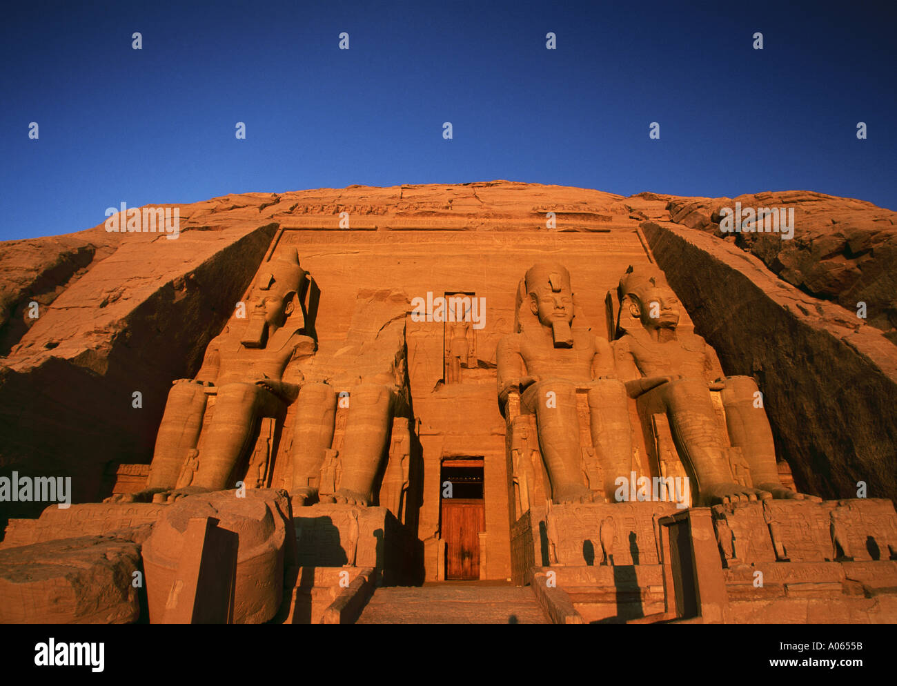 Grand Temple d'Abou Simbel construit par Ramsès II Egypte Abou Simbel ...