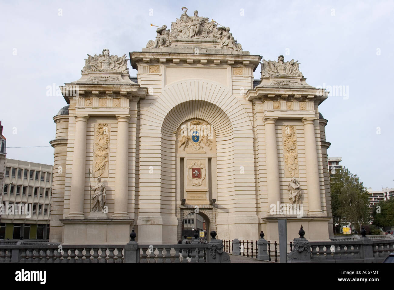 Porte paris lille Banque de photographies et d’images à haute ...