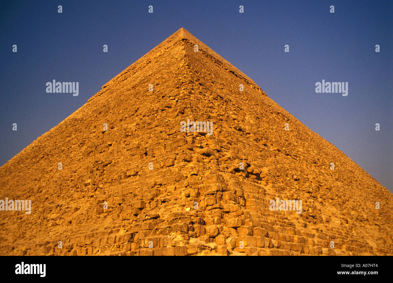 La pyramide de Khéphren à Gizeh, Egypte Photo Stock - Alamy
