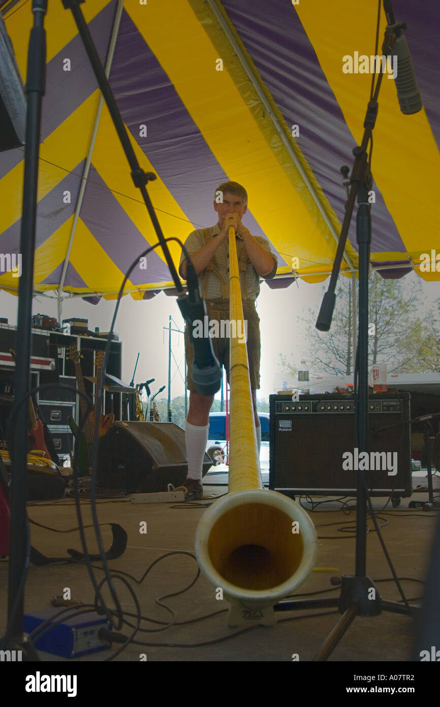 Joueur de cor des alpes Banque de photographies et d’images à haute ...