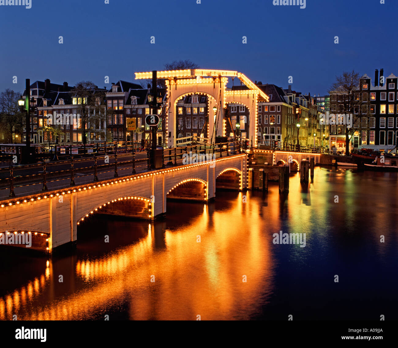 Pont maigre d'amsterdam Banque de photographies et d’images à haute ...