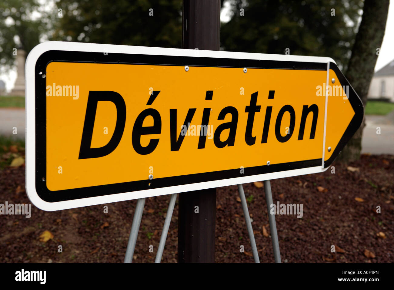 French road deviation sign Banque de photographies et d’images à haute ...