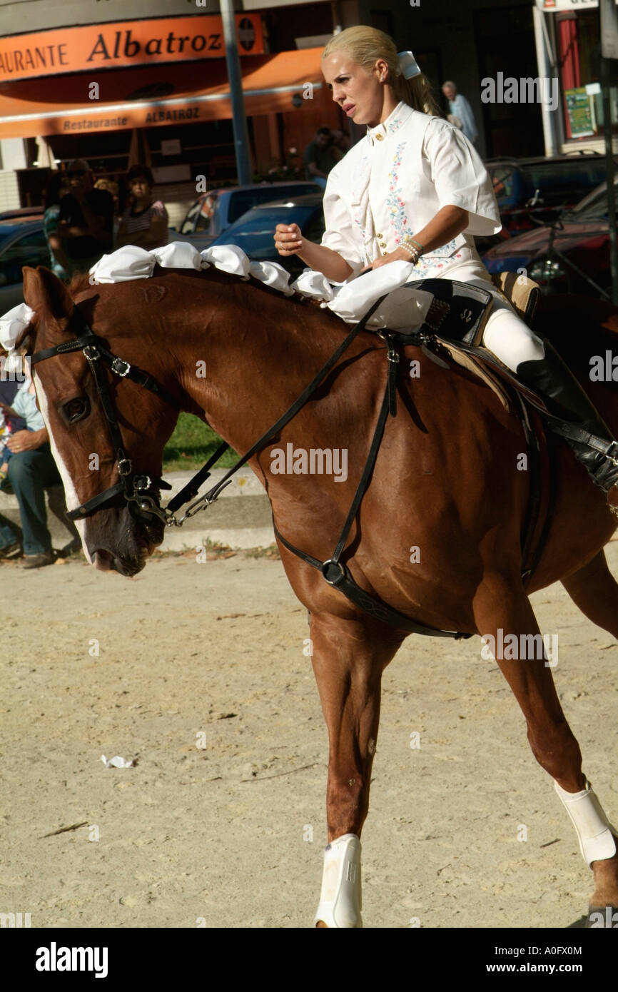 Female torero torera matador bull Banque de photographies et d’images à ...