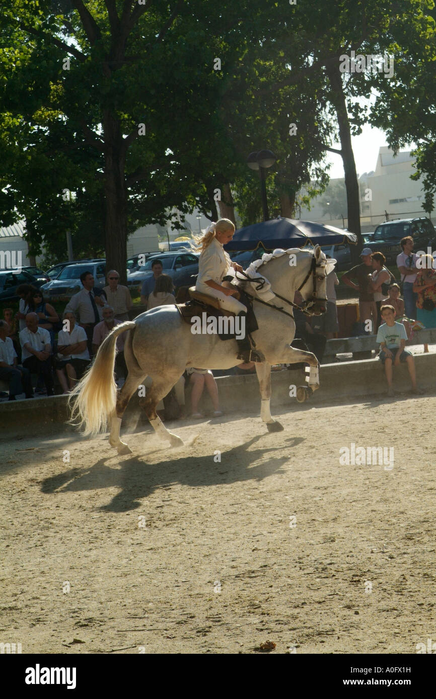 Female torero torera matador bull Banque de photographies et d’images à ...