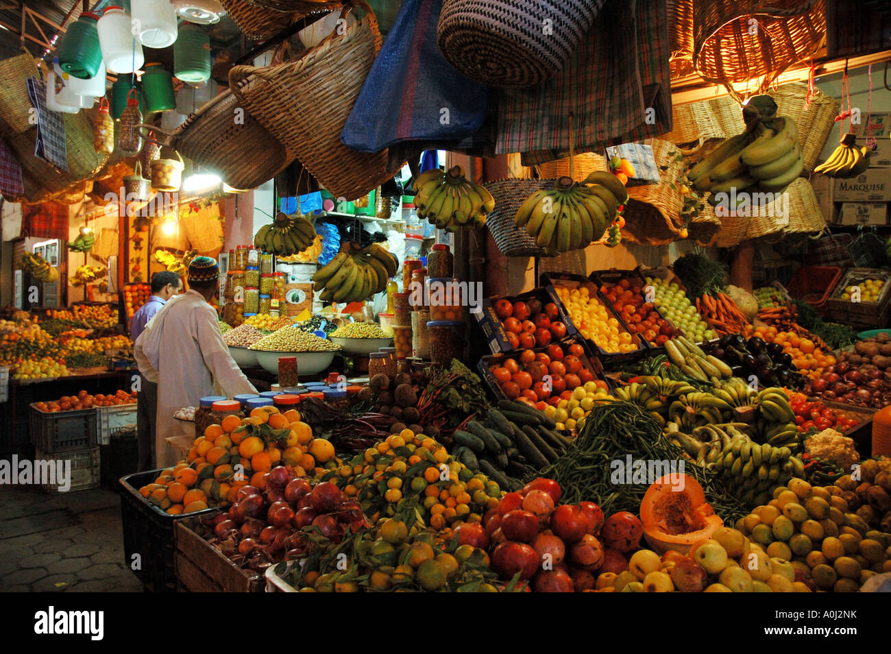 Souk , les fruits et légumes sur le marché , Taroundant , Maroc ...