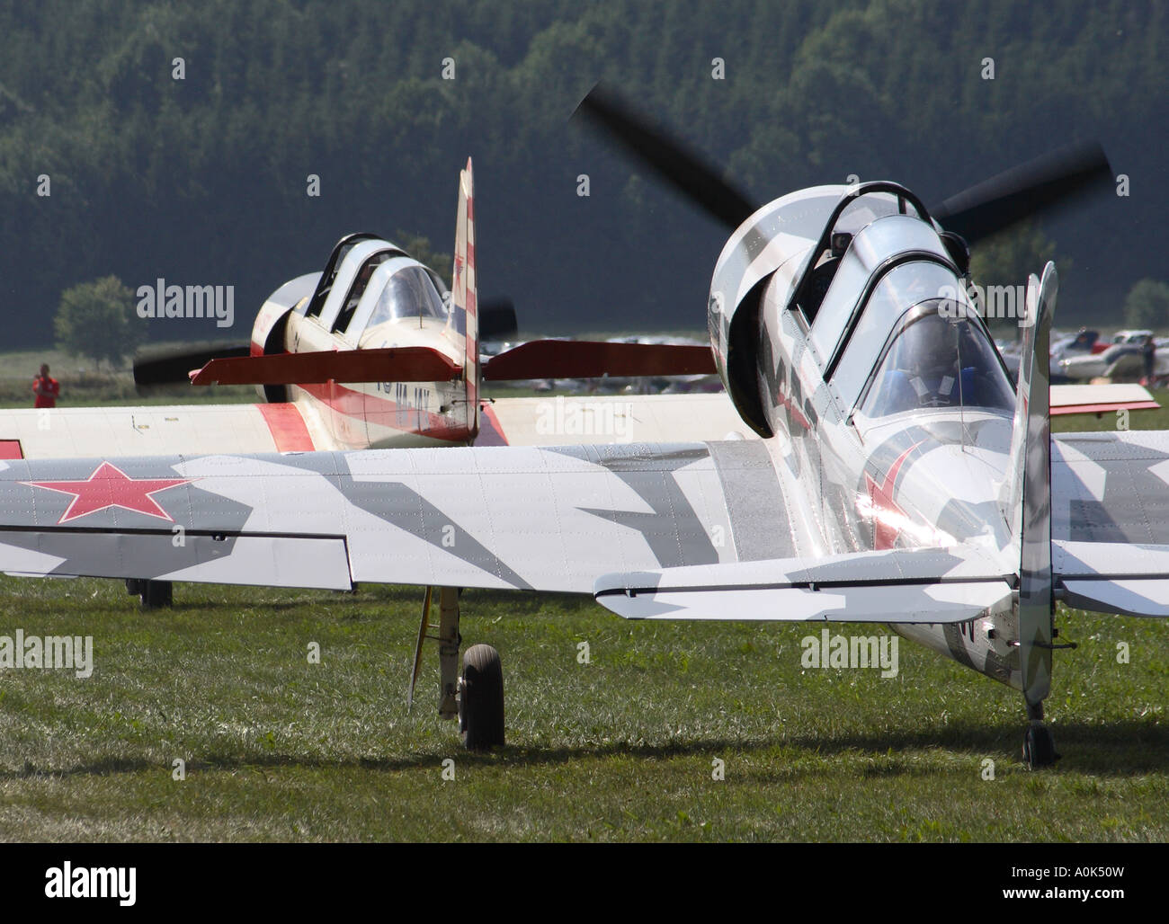 Yak aircraft Banque de photographies et d’images à haute résolution - Alamy